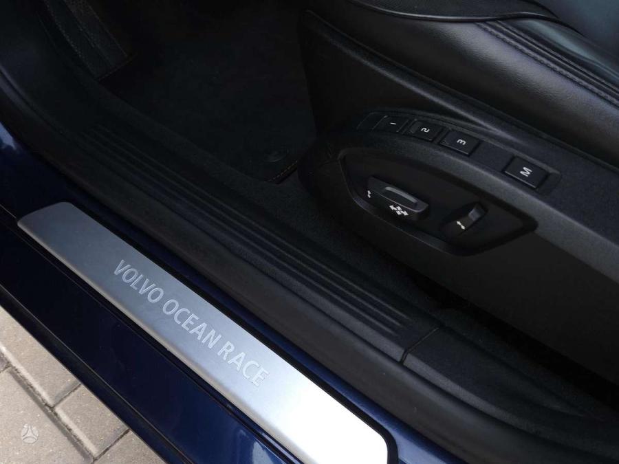 Blue Volvo V40 2015 in Kaunas, with an engine capacity of 2.00 L and mileage of 244 thousand km for 7750 €, photo 12 on AUTOMOTO.COM.LV
