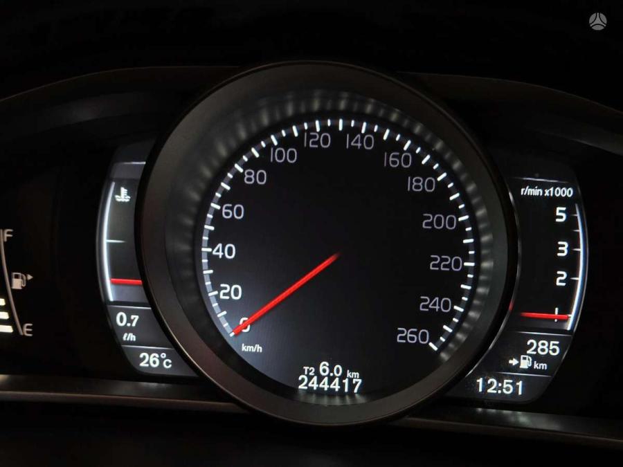 Blue Volvo V40 2015 in Kaunas, with an engine capacity of 2.00 L and mileage of 244 thousand km for 7750 €, photo 29 on AUTOMOTO.COM.LV