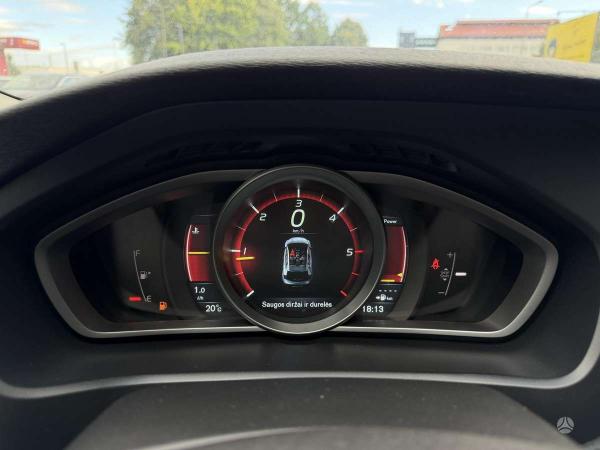 Blue Volvo V40 2015 in Kaunas, with an engine capacity of 2.00 L and mileage of 317 thousand km for 5750 €, photo 6 on AUTOMOTO.COM.LV