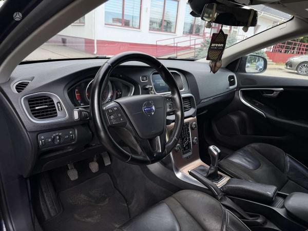 Blue Volvo V40 2015 in Kaunas, with an engine capacity of 2.00 L and mileage of 317 thousand km for 5750 €, photo 7 on AUTOMOTO.COM.LV