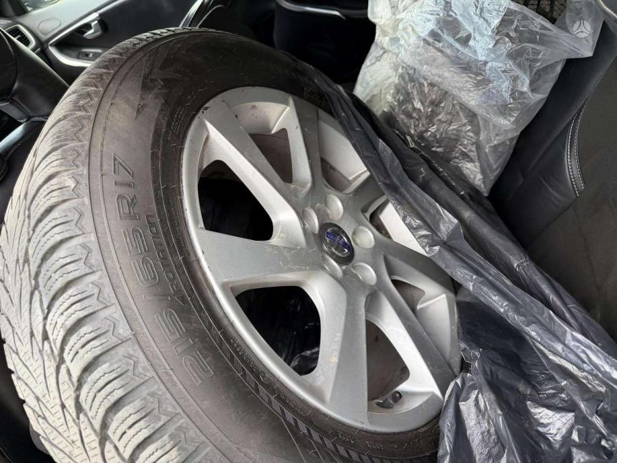 Синий Вольво В40 2015 в Каунас, объемом двигателя 2.00 л и пробегом 317 тыс. км за 5750 €, фото 14 на AUTOMOTO.COM.LV