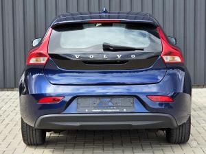 Blue Volvo V40 2015 in Kaunas, with an engine capacity of 2.00 L and mileage of 244 thousand km for 7750 €, photo 8 on AUTOMOTO.COM.LV