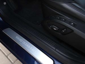 Blue Volvo V40 2015 in Kaunas, with an engine capacity of 2.00 L and mileage of 244 thousand km for 7750 €, photo 12 on AUTOMOTO.COM.LV