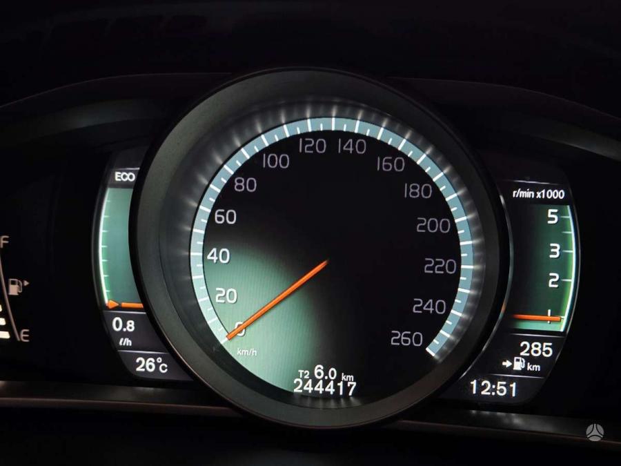 Blue Volvo V40 2015 in Kaunas, with an engine capacity of 2.00 L and mileage of 244 thousand km for 7750 €, photo 28 on AUTOMOTO.COM.LV