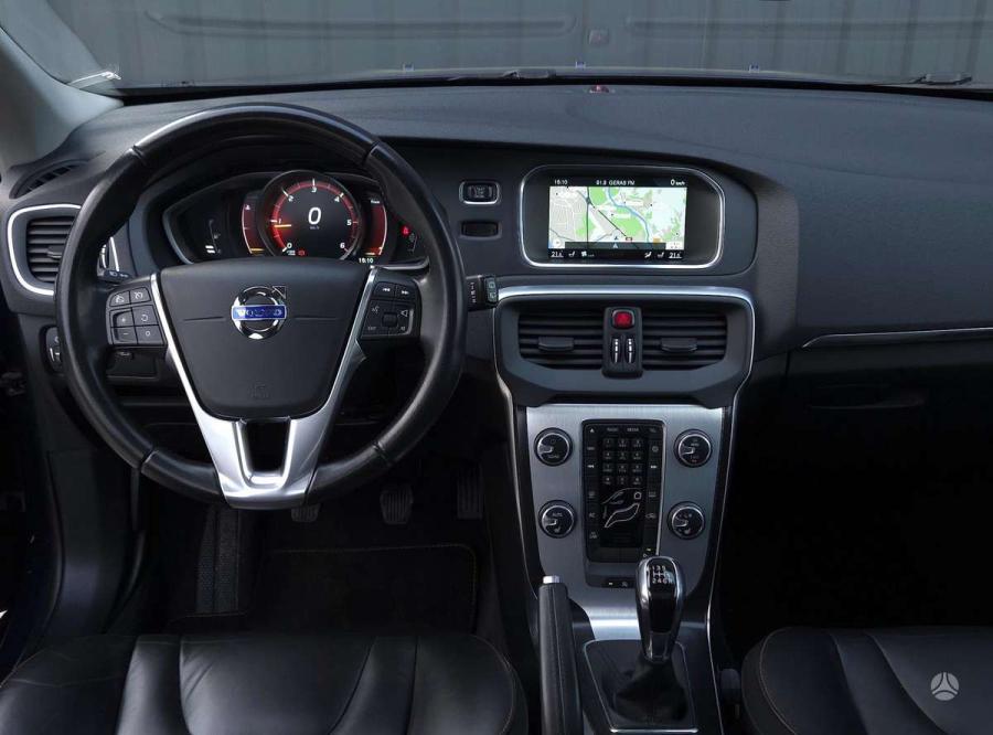 Blue Volvo V40 2015 in Kaunas, with an engine capacity of 2.00 L and mileage of 244 thousand km for 7750 €, photo 30 on AUTOMOTO.COM.LV
