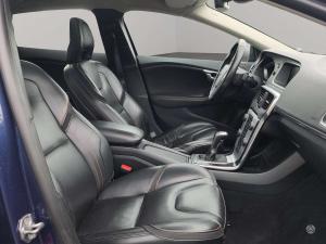 Zils Volvo V40 2015 Viļņa, ar dzinēja tilpumu 2.00 L un nobraukumu 252 tūkst. km par 8999 €, foto 9 vietnē AUTOMOTO.COM.LV