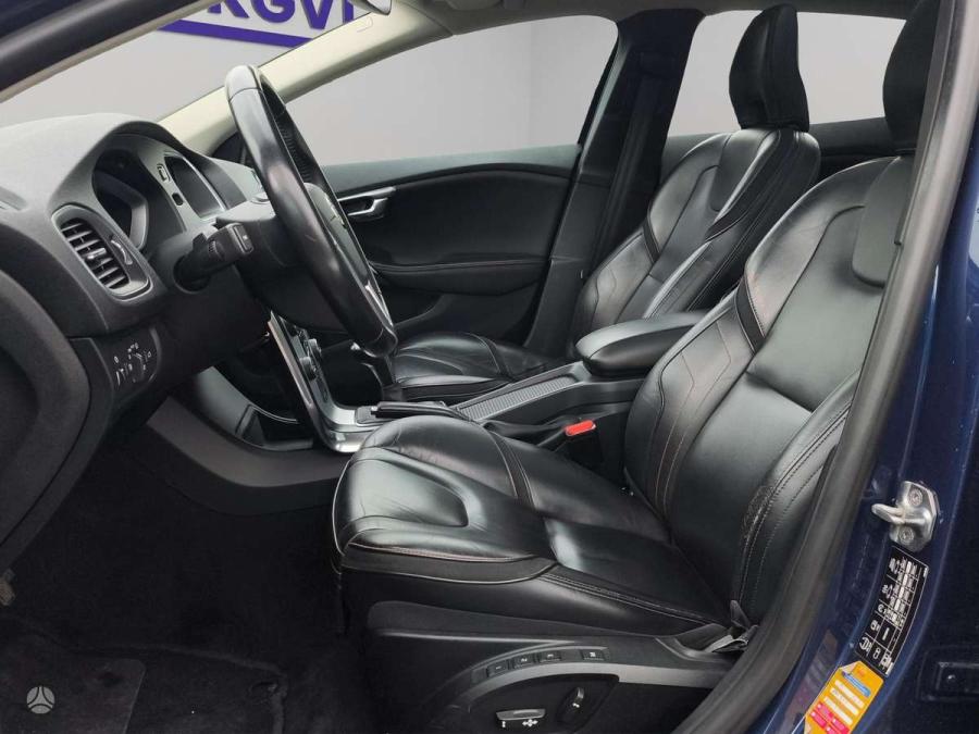 Zils Volvo V40 2015 Viļņa, ar dzinēja tilpumu 2.00 L un nobraukumu 252 tūkst. km par 8999 €, foto 15 vietnē AUTOMOTO.COM.LV