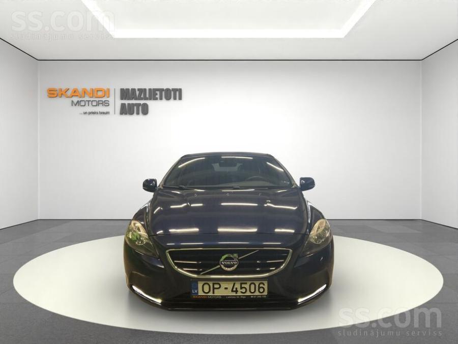 Zils Volvo V40 2015 Rīga, ar dzinēja tilpumu 2.00 L un nobraukumu 174 tūkst. km par 6490 €, foto 3 vietnē AUTOMOTO.COM.LV