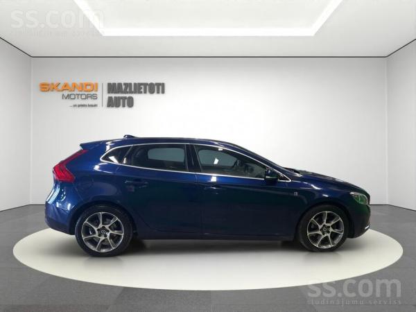 Zils Volvo V40 2015 Rīga, ar dzinēja tilpumu 2.00 L un nobraukumu 174 tūkst. km par 6490 €, foto 8 vietnē AUTOMOTO.COM.LV