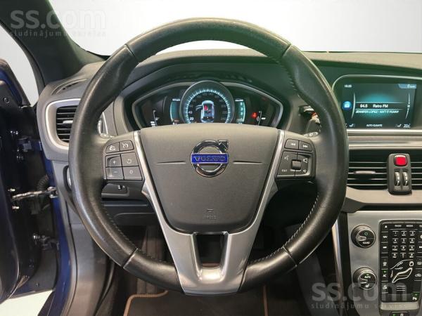 Zils Volvo V40 2015 Rīga, ar dzinēja tilpumu 2.00 L un nobraukumu 174 tūkst. km par 6490 €, foto 11 vietnē AUTOMOTO.COM.LV