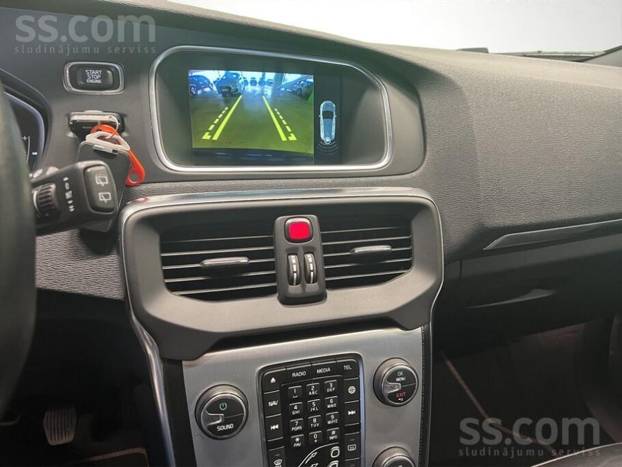 Zils Volvo V40 2015 Rīga, ar dzinēja tilpumu 2.00 L un nobraukumu 174 tūkst. km par 6490 €, foto 16 vietnē AUTOMOTO.COM.LV