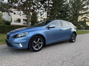Zils Volvo V40 2015 Alīta, ar dzinēja tilpumu 1.97 L un nobraukumu 235 tūkst. km par 6900 €, foto 3 vietnē AUTOMOTO.COM.LV