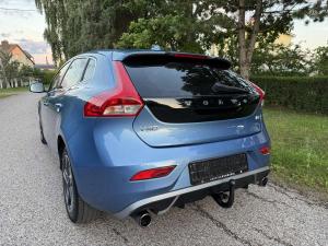 Zils Volvo V40 2015 Alīta, ar dzinēja tilpumu 1.97 L un nobraukumu 235 tūkst. km par 6900 €, foto 8 vietnē AUTOMOTO.COM.LV
