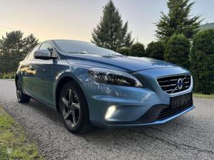Zils Volvo V40 2015 Alīta, ar dzinēja tilpumu 1.97 L un nobraukumu 235 tūkst. km par 6900 €, foto 13 vietnē AUTOMOTO.COM.LV