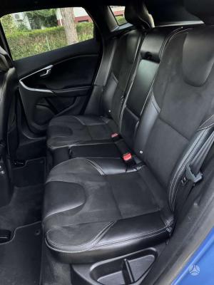 Zils Volvo V40 2015 Alīta, ar dzinēja tilpumu 1.97 L un nobraukumu 235 tūkst. km par 6900 €, foto 19 vietnē AUTOMOTO.COM.LV