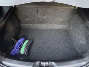Zils Volvo V40 2015 Alīta, ar dzinēja tilpumu 1.97 L un nobraukumu 235 tūkst. km par 6900 €, foto 21 vietnē AUTOMOTO.COM.LV