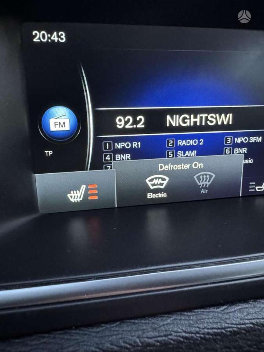 Zils Volvo V40 2015 Alīta, ar dzinēja tilpumu 1.97 L un nobraukumu 235 tūkst. km par 6900 €, foto 37 vietnē AUTOMOTO.COM.LV