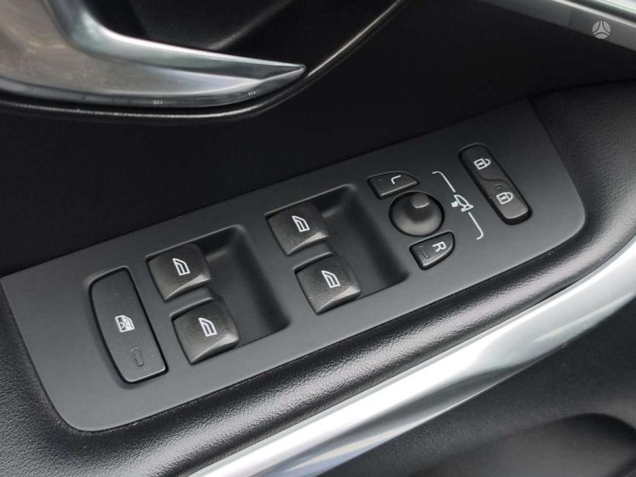 Zils Volvo V40 2015 Viļņa, ar dzinēja tilpumu 2.00 L un nobraukumu 252 tūkst. km par 8999 €, foto 16 vietnē AUTOMOTO.COM.LV