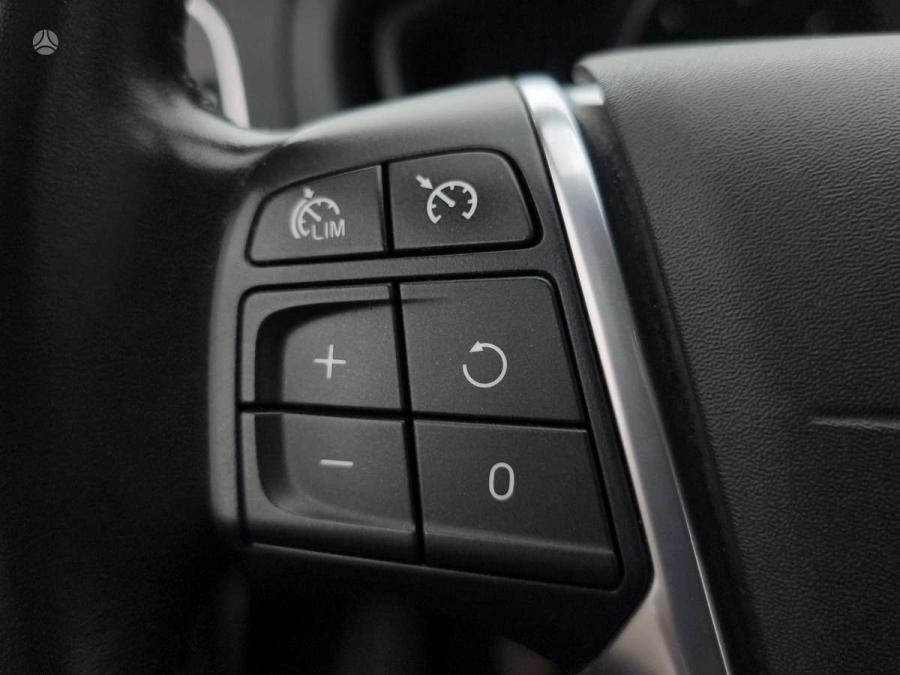 Zils Volvo V40 2015 Viļņa, ar dzinēja tilpumu 2.00 L un nobraukumu 252 tūkst. km par 8999 €, foto 18 vietnē AUTOMOTO.COM.LV