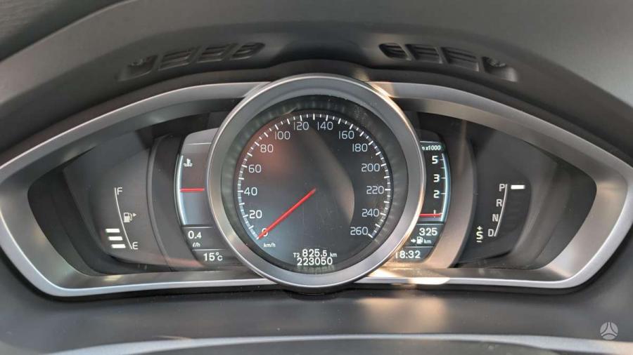Синий Вольво В40 2015 в Каунас, объемом двигателя 1.56 л и пробегом 223 тыс. км за 7500 €, фото 18 на AUTOMOTO.COM.LV