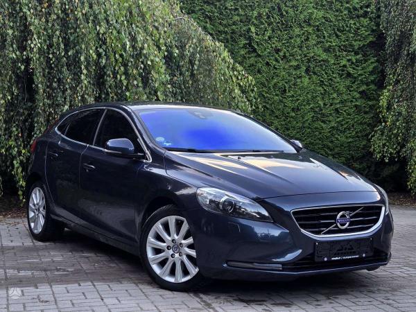 Zils Volvo V40 2015 Kauņa, ar dzinēja tilpumu 2.00 L un nobraukumu 260 tūkst. km par 8250 €, foto 1 vietnē AUTOMOTO.COM.LV