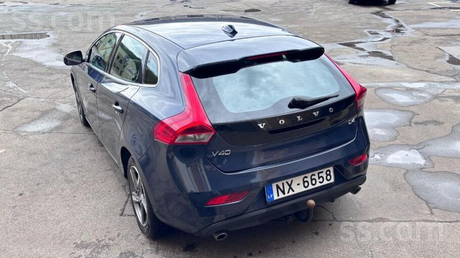 Zils Volvo V40 2015 Rīga, ar dzinēja tilpumu 2.00 L un nobraukumu 206 tūkst. km par 7700 €, foto 7 vietnē AUTOMOTO.COM.LV