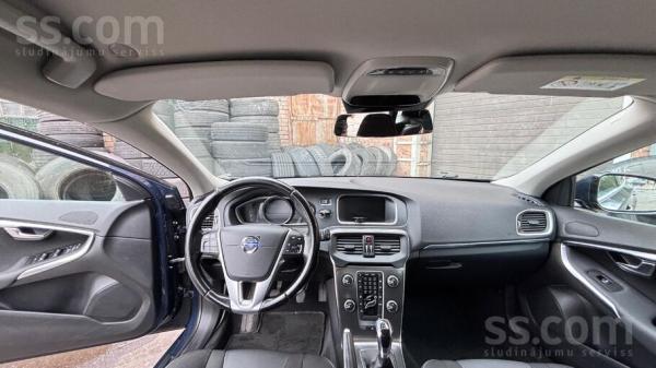 Zils Volvo V40 2015 Rīga, ar dzinēja tilpumu 2.00 L un nobraukumu 206 tūkst. km par 7700 €, foto 8 vietnē AUTOMOTO.COM.LV