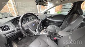 Zils Volvo V40 2015 Rīga, ar dzinēja tilpumu 2.00 L un nobraukumu 206 tūkst. km par 7700 €, foto 9 vietnē AUTOMOTO.COM.LV