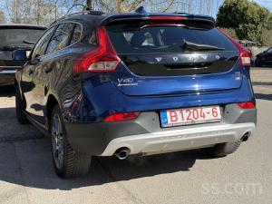 Blue Volvo V40 2015 in Riga, with an engine capacity of 2.00 L and mileage of 0 thousand km for 14500 €, photo 5 on AUTOMOTO.COM.LV