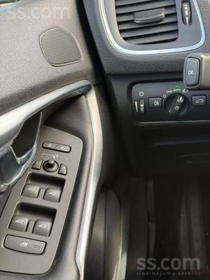 Blue Volvo V40 2015 in Riga, with an engine capacity of 2.00 L and mileage of 0 thousand km for 14500 €, photo 12 on AUTOMOTO.COM.LV