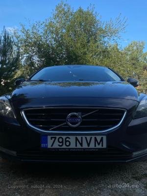 Zils Volvo V40 2016 Tallina, ar dzinēja tilpumu 2.00 L un nobraukumu 186 tūkst. km par 11000 €, foto 2 vietnē AUTOMOTO.COM.LV