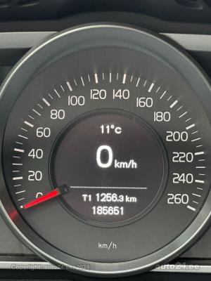 Zils Volvo V40 2016 Tallina, ar dzinēja tilpumu 2.00 L un nobraukumu 186 tūkst. km par 11000 €, foto 10 vietnē AUTOMOTO.COM.LV