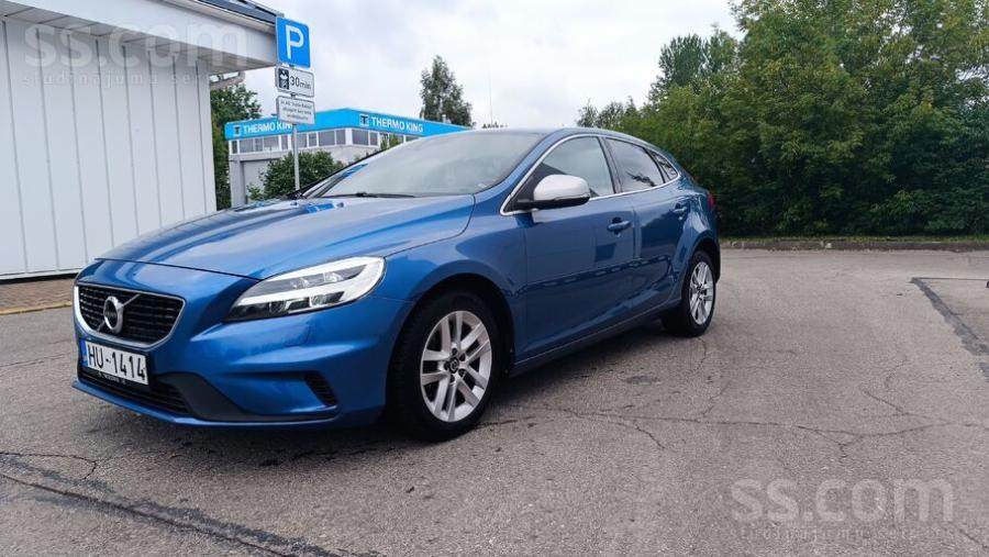 Zils Volvo V40 2016 Rīga, ar dzinēja tilpumu 2.00 L un nobraukumu 233 tūkst. km par 8950 €, foto 1 vietnē AUTOMOTO.COM.LV