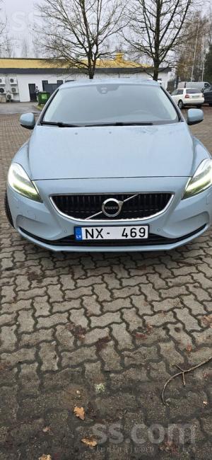 Zils Volvo V40 2016 Valmiera, ar dzinēja tilpumu 2.00 L un nobraukumu 288 tūkst. km par 7700 €, foto 3 vietnē AUTOMOTO.COM.LV
