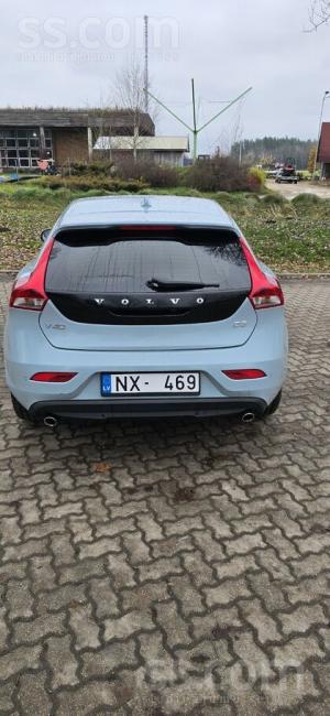 Zils Volvo V40 2016 Valmiera, ar dzinēja tilpumu 2.00 L un nobraukumu 288 tūkst. km par 7700 €, foto 6 vietnē AUTOMOTO.COM.LV
