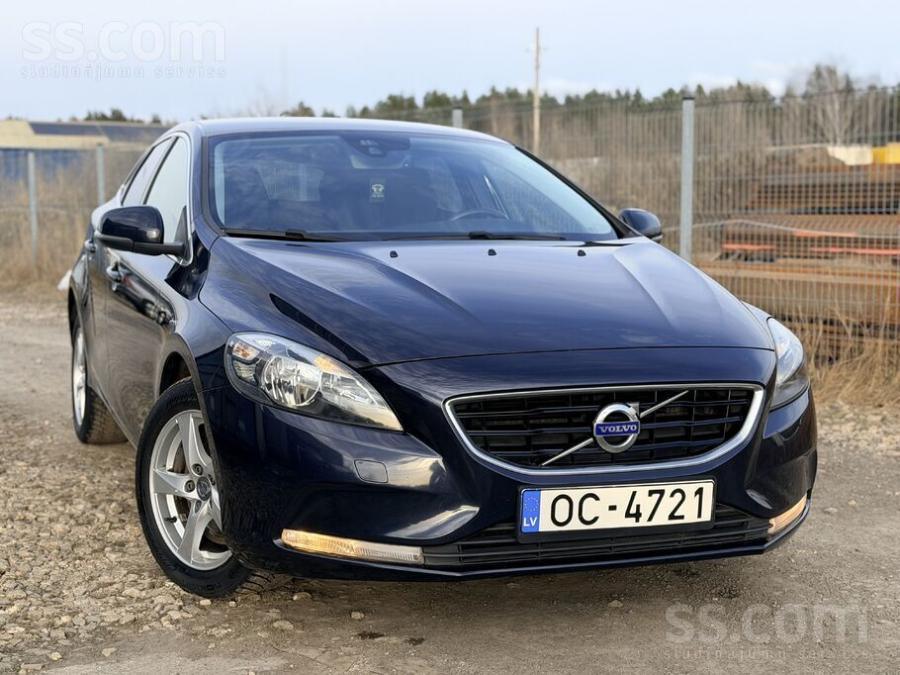 Zils Volvo V40 2016 Rīga, ar dzinēja tilpumu 2.00 L un nobraukumu 210 tūkst. km par 8995 €, foto 1 vietnē AUTOMOTO.COM.LV