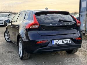 Zils Volvo V40 2016 Rīga, ar dzinēja tilpumu 2.00 L un nobraukumu 210 tūkst. km par 8995 €, foto 3 vietnē AUTOMOTO.COM.LV