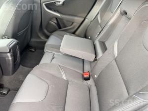 Zils Volvo V40 2016 Rīga, ar dzinēja tilpumu 2.00 L un nobraukumu 210 tūkst. km par 8995 €, foto 9 vietnē AUTOMOTO.COM.LV