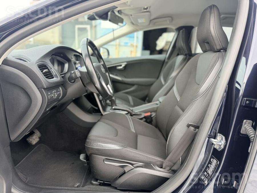 Zils Volvo V40 2016 Rīga, ar dzinēja tilpumu 2.00 L un nobraukumu 210 tūkst. km par 8995 €, foto 11 vietnē AUTOMOTO.COM.LV