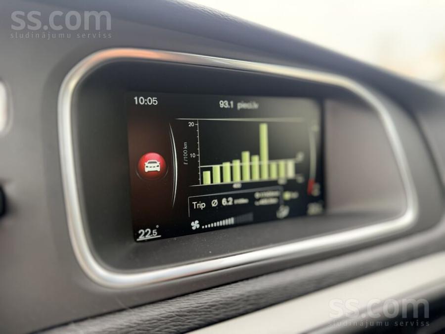 Zils Volvo V40 2016 Rīga, ar dzinēja tilpumu 2.00 L un nobraukumu 210 tūkst. km par 8995 €, foto 20 vietnē AUTOMOTO.COM.LV
