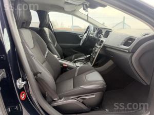 Zils Volvo V40 2016 Rīga, ar dzinēja tilpumu 2.00 L un nobraukumu 210 tūkst. km par 8995 €, foto 23 vietnē AUTOMOTO.COM.LV