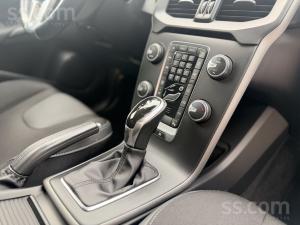Zils Volvo V40 2016 Rīga, ar dzinēja tilpumu 2.00 L un nobraukumu 210 tūkst. km par 8995 €, foto 25 vietnē AUTOMOTO.COM.LV