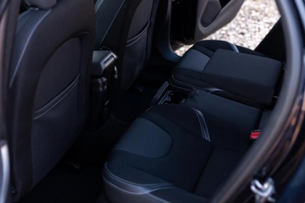 Zils Volvo V40 2016 Rīga, ar dzinēja tilpumu 2.00 L un nobraukumu 210 tūkst. km par 9995 €, foto 10 vietnē AUTOMOTO.COM.LV