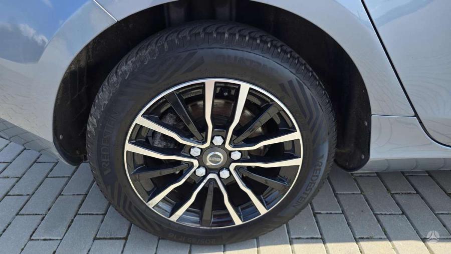 Blue Volvo V40 2016 in Marijampole, with an engine capacity of 1.97 L and mileage of 214 thousand km for 7950 €, photo 10 on AUTOMOTO.COM.LV