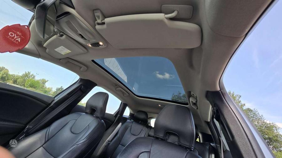 Blue Volvo V40 2016 in Marijampole, with an engine capacity of 1.97 L and mileage of 214 thousand km for 7950 €, photo 15 on AUTOMOTO.COM.LV