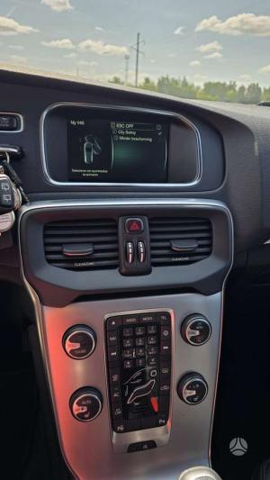 Blue Volvo V40 2016 in Marijampole, with an engine capacity of 1.97 L and mileage of 214 thousand km for 7950 €, photo 18 on AUTOMOTO.COM.LV