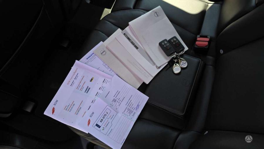 Blue Volvo V40 2016 in Marijampole, with an engine capacity of 1.97 L and mileage of 214 thousand km for 7950 €, photo 21 on AUTOMOTO.COM.LV