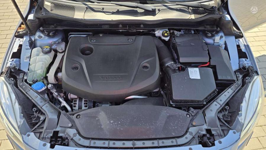 Blue Volvo V40 2016 in Marijampole, with an engine capacity of 1.97 L and mileage of 214 thousand km for 7950 €, photo 26 on AUTOMOTO.COM.LV