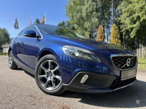Blue Volvo V40 2016 in Kazlu Ruda, with an engine capacity of 1.97 L and mileage of 248 thousand km for 8000 €, photo  on AUTOMOTO.COM.LV
