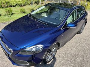 Blue Volvo V40 2016 in Kazlu Ruda, with an engine capacity of 1.97 L and mileage of 248 thousand km for 8000 €, photo 7 on AUTOMOTO.COM.LV